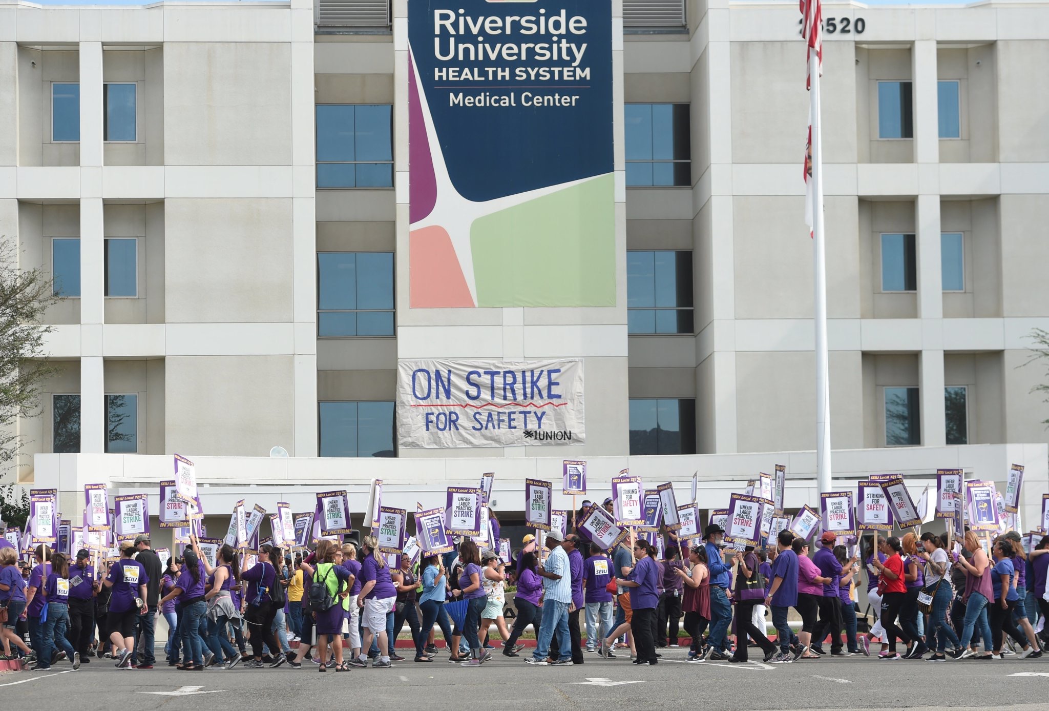 More Than 1,000 Workers Picket Riverside University Hospital - SEIU ...